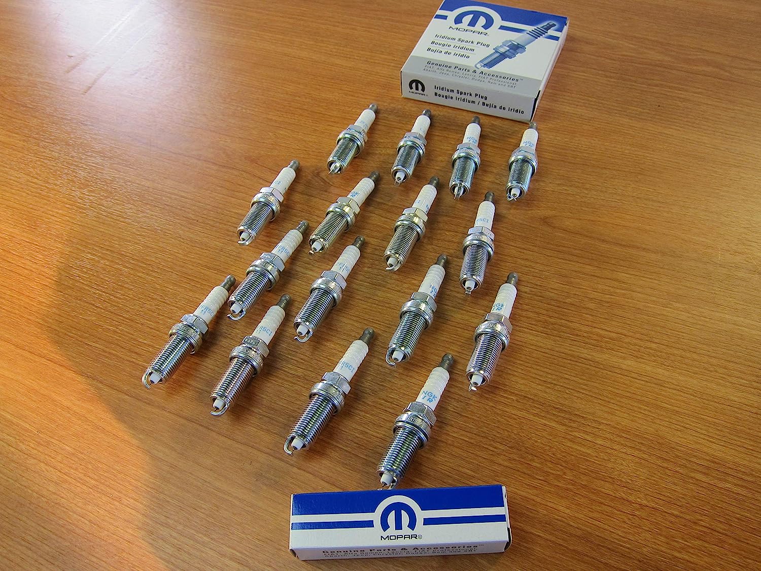 okpetroleum.com: Mopar SP143877AB Spark Plug (16 Piece Set)